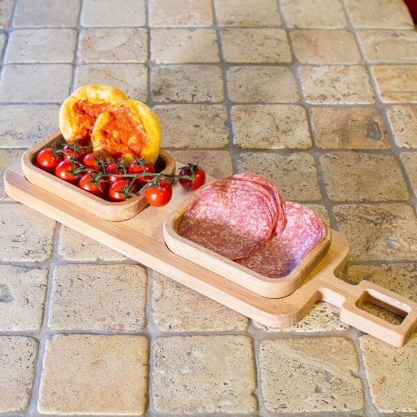 Tagliere con manico in legno di faggio con 2 vaschette - Mottinox Tagliere con manico in legno di faggio con 2 vaschette - Mottinox